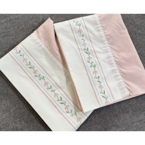 Laura Ashley | Bedding | Laura Ashley Pink Pillowcases Floral Border ...